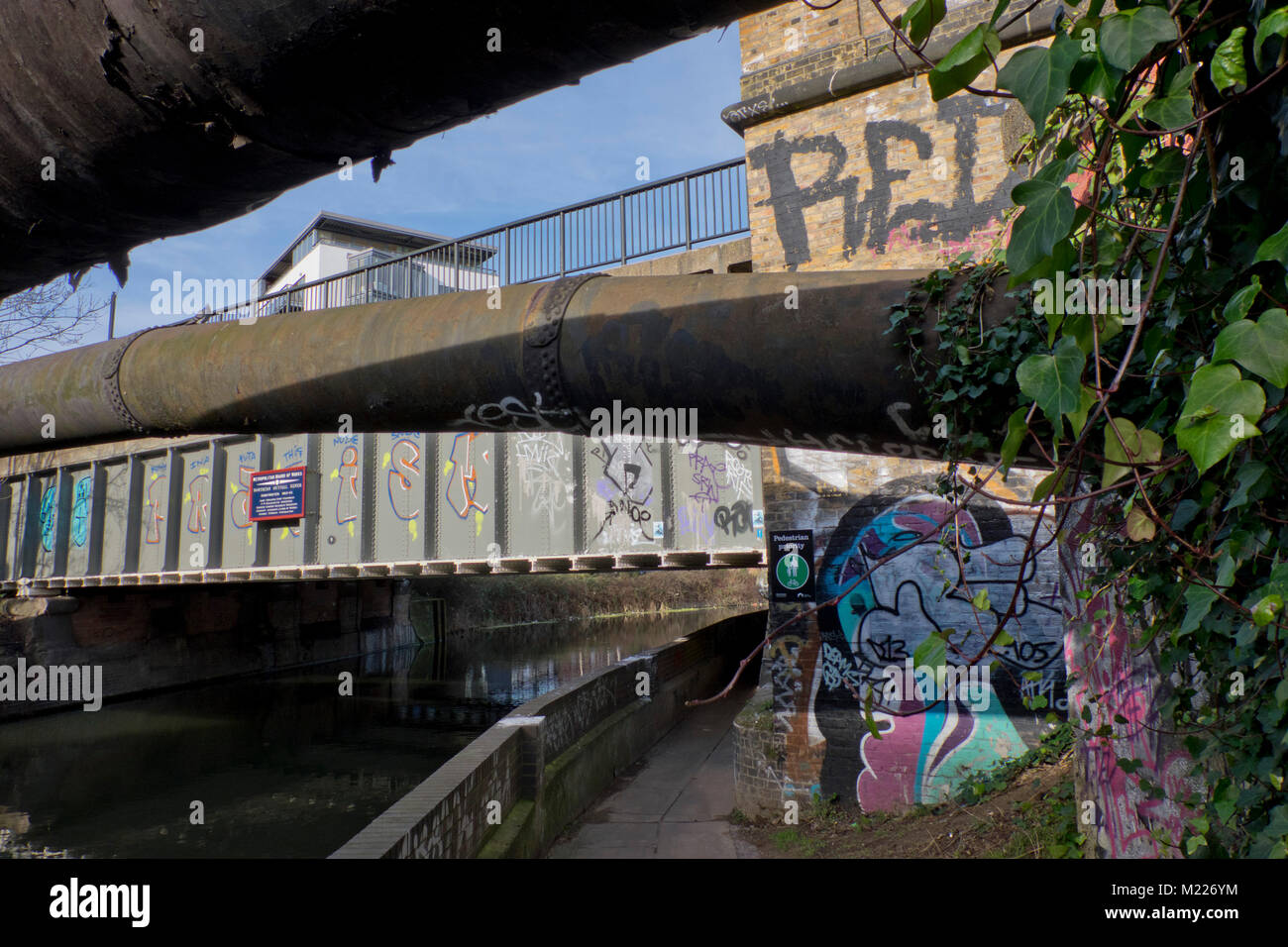 Leigh canal hi-res stock photography and images - Alamy