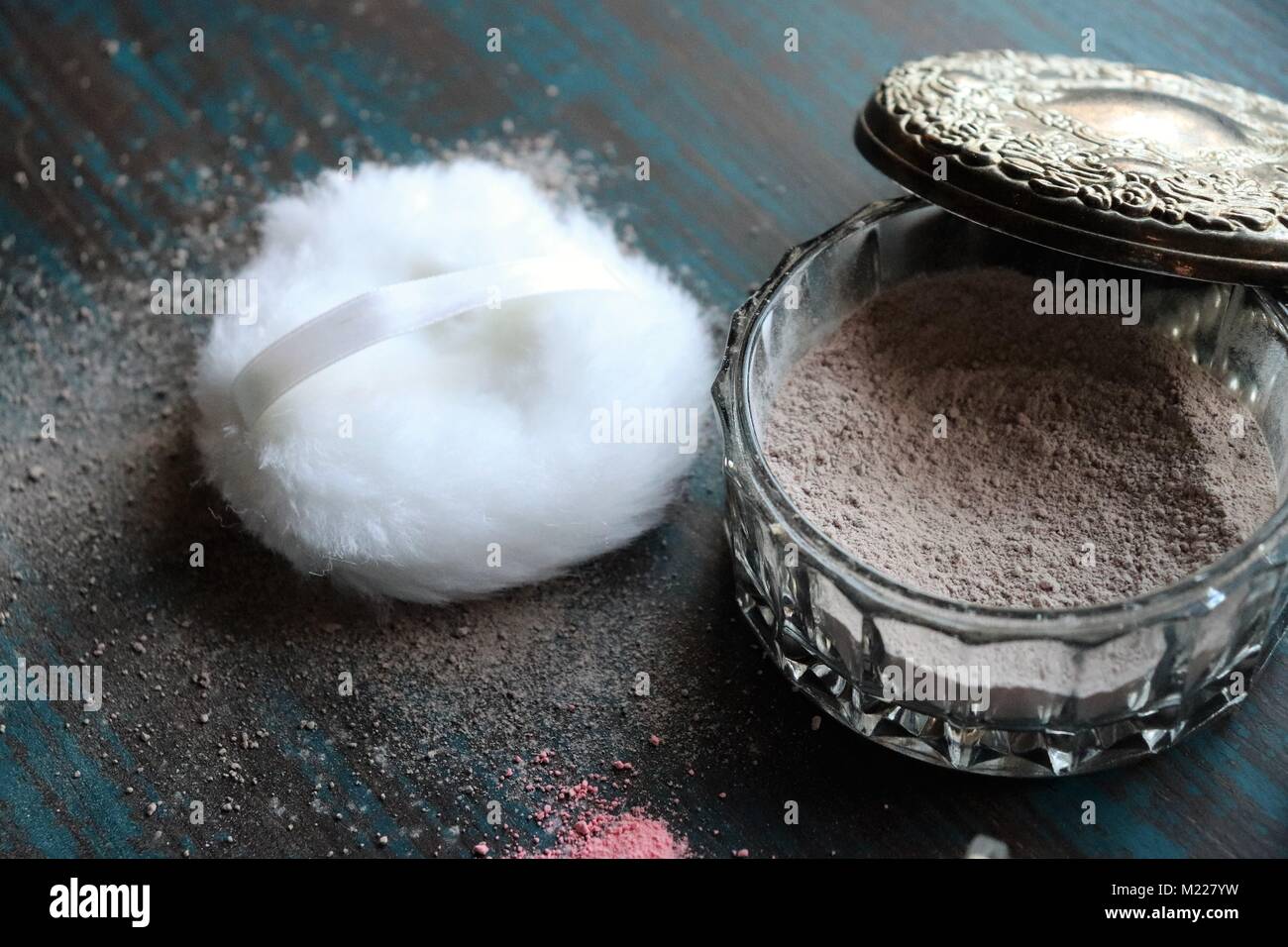 Powder pearls hi-res stock photography and images - Alamy