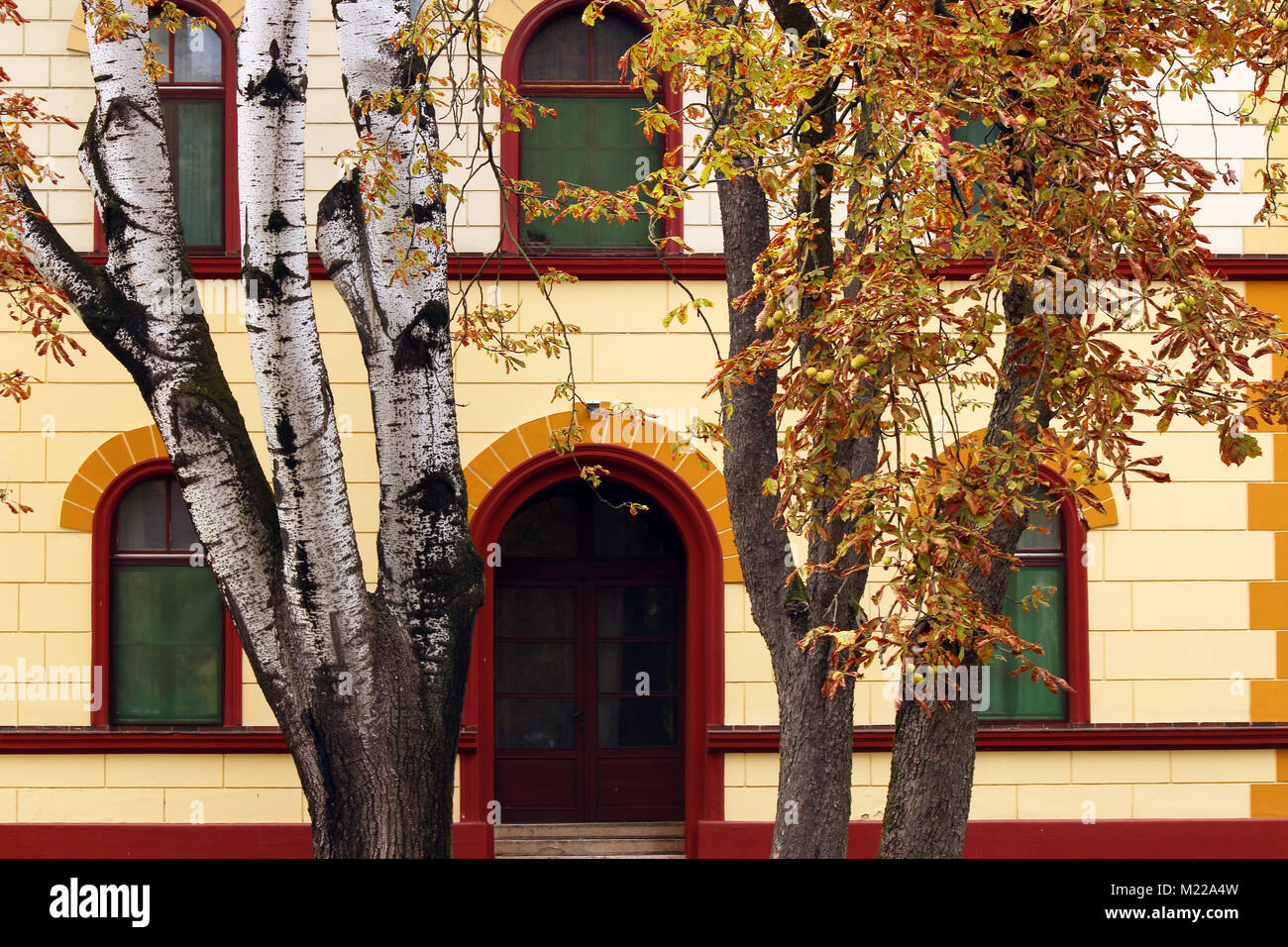 Season architecture hi-res stock photography and images - Alamy