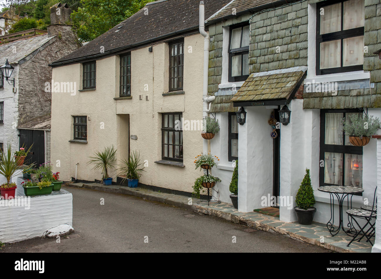 White cornish houses hi-res stock photography and images - Alamy