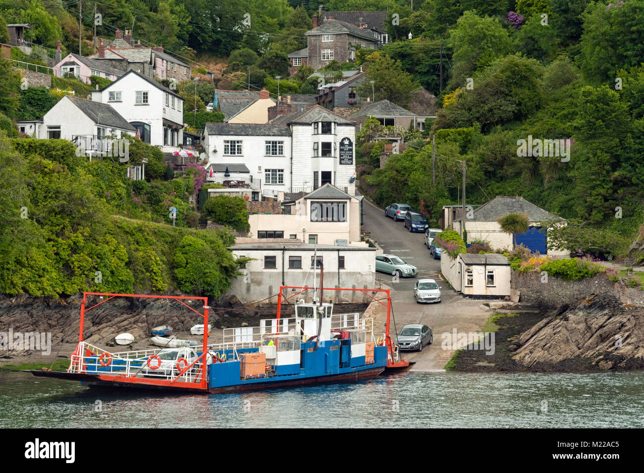 Bodinnick to fowey ferry hi-res stock photography and images - Alamy