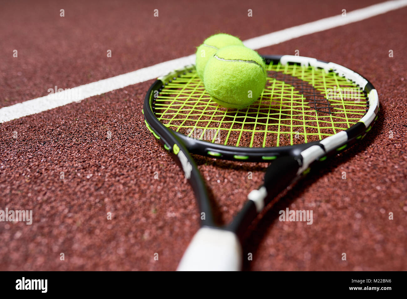 Tennis player lying on court hi-res stock photography and images - Alamy