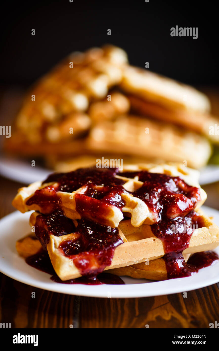 Waffle spinning hi-res stock photography and images - Alamy
