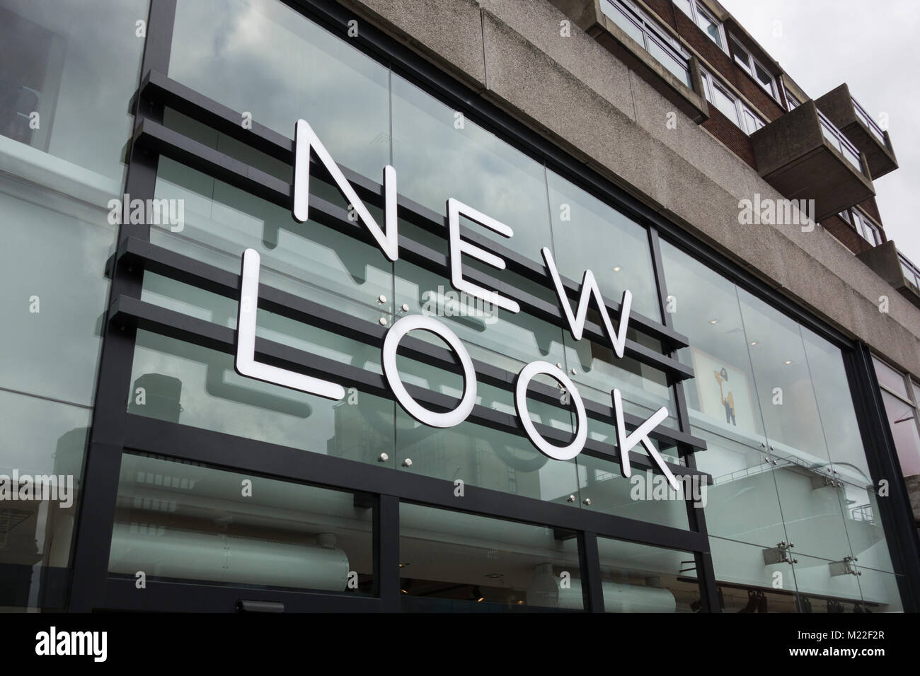 New look store sign hi-res stock photography and images - Alamy