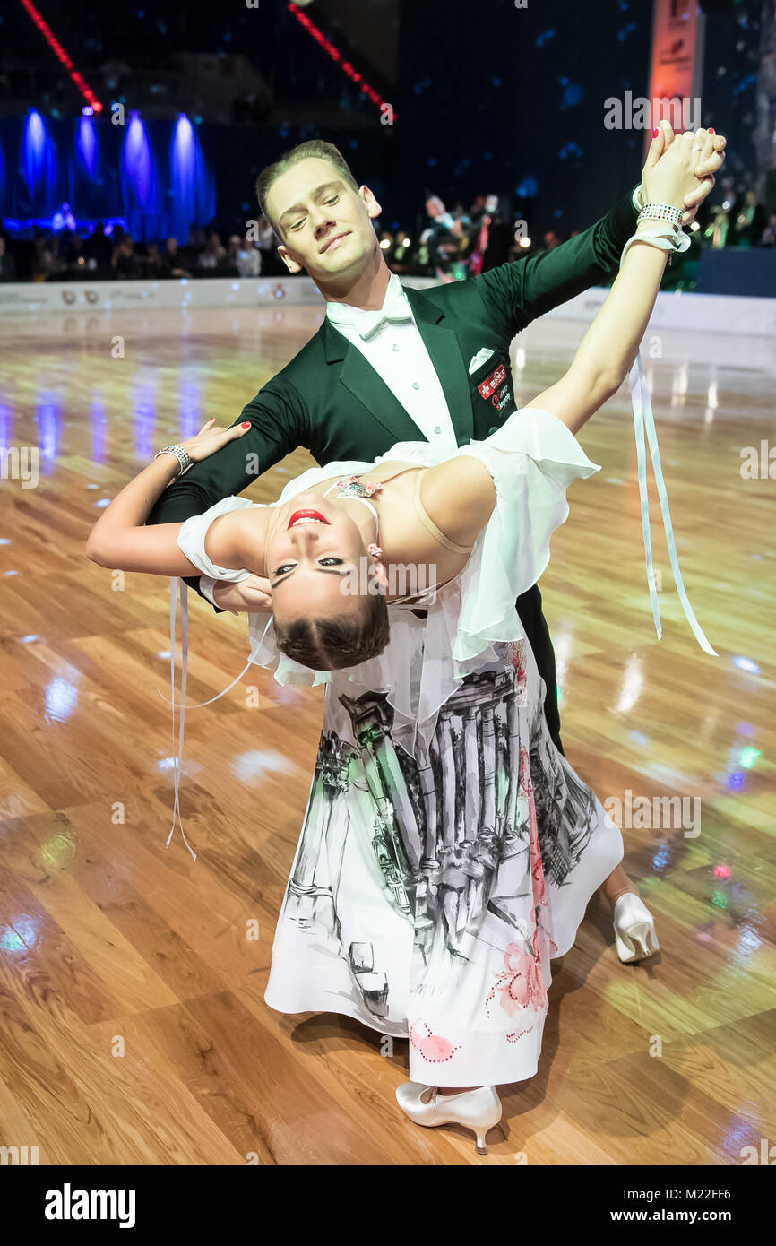 dancers dancing standard dance Stock Photo - Alamy