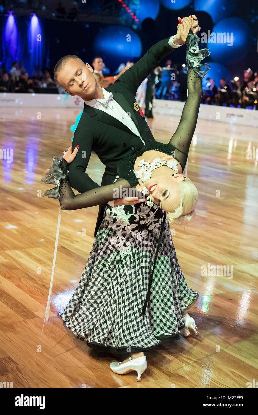 dancers dancing standard dance Stock Photo - Alamy