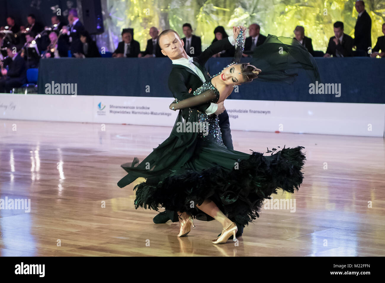 dancers dancing standard dance Stock Photo - Alamy