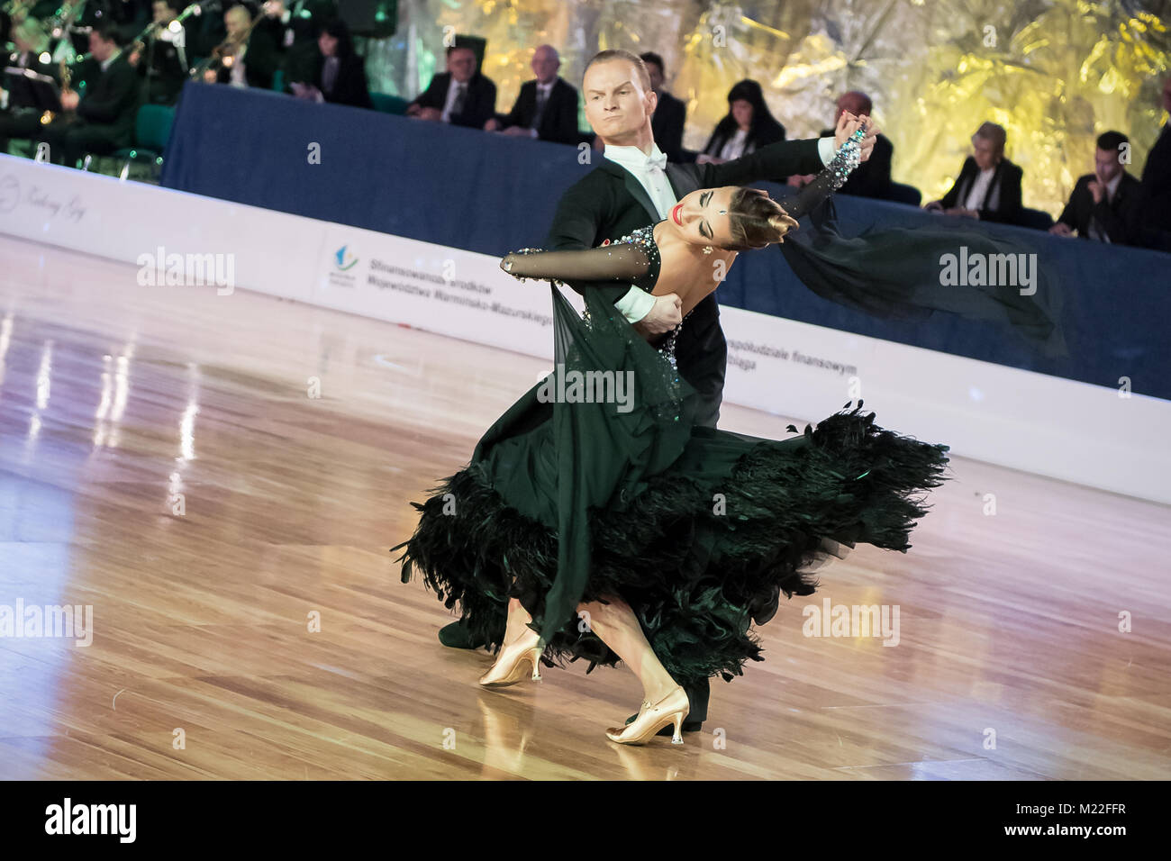 dancers dancing standard dance Stock Photo - Alamy