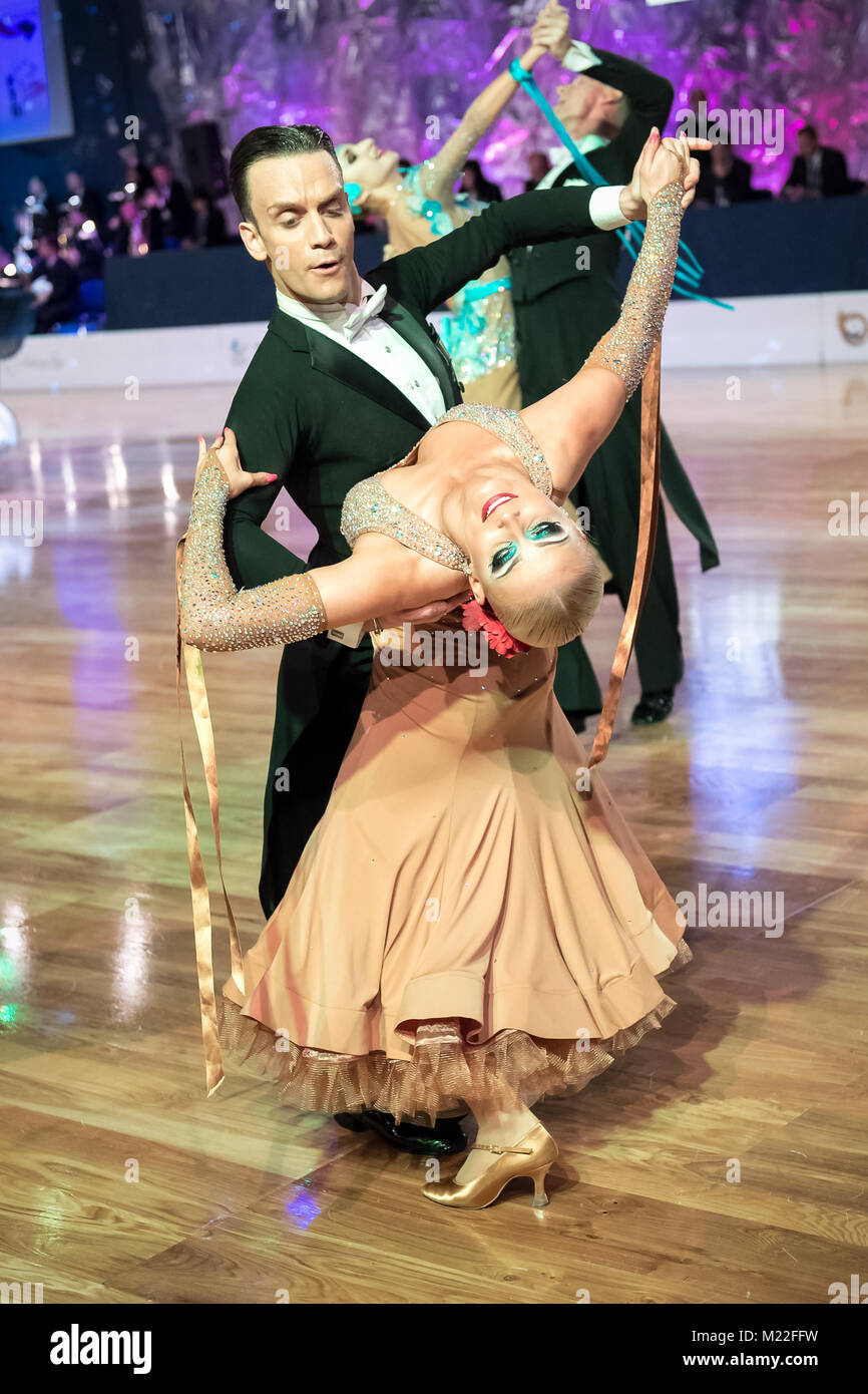 dancers dancing standard dance Stock Photo - Alamy