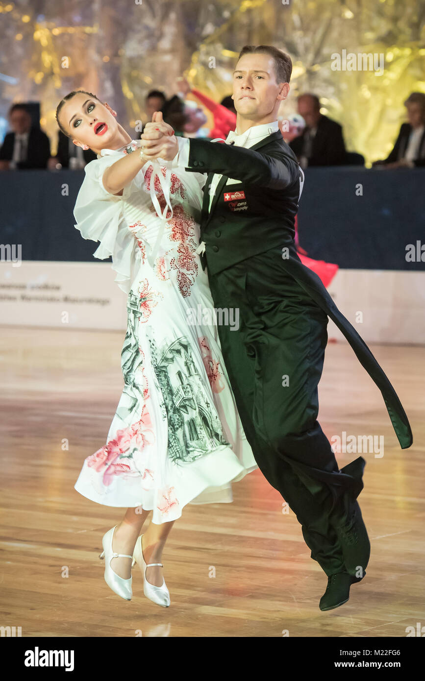 dancers dancing standard dance Stock Photo - Alamy