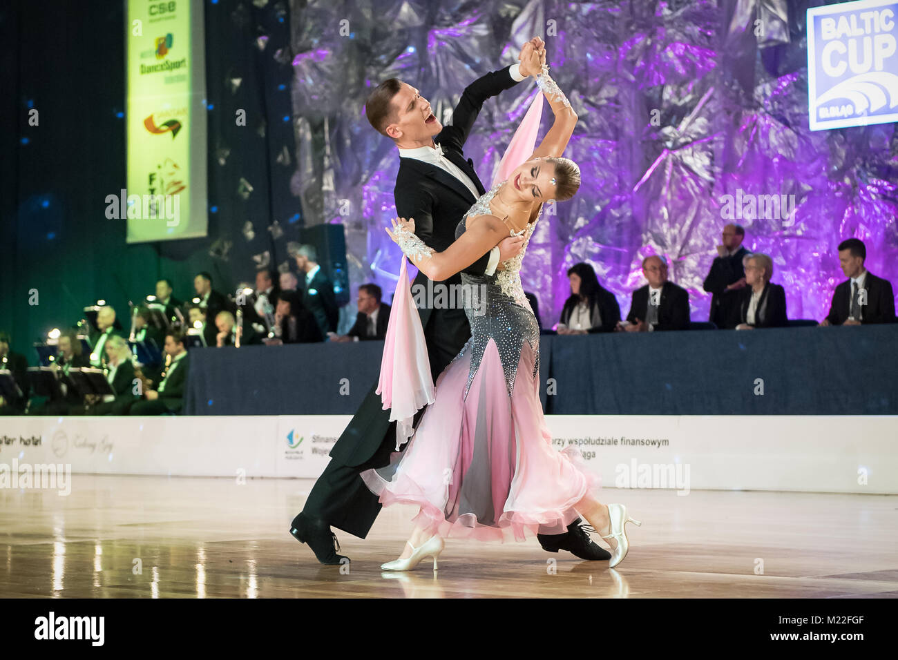 dancers dancing standard dance Stock Photo - Alamy