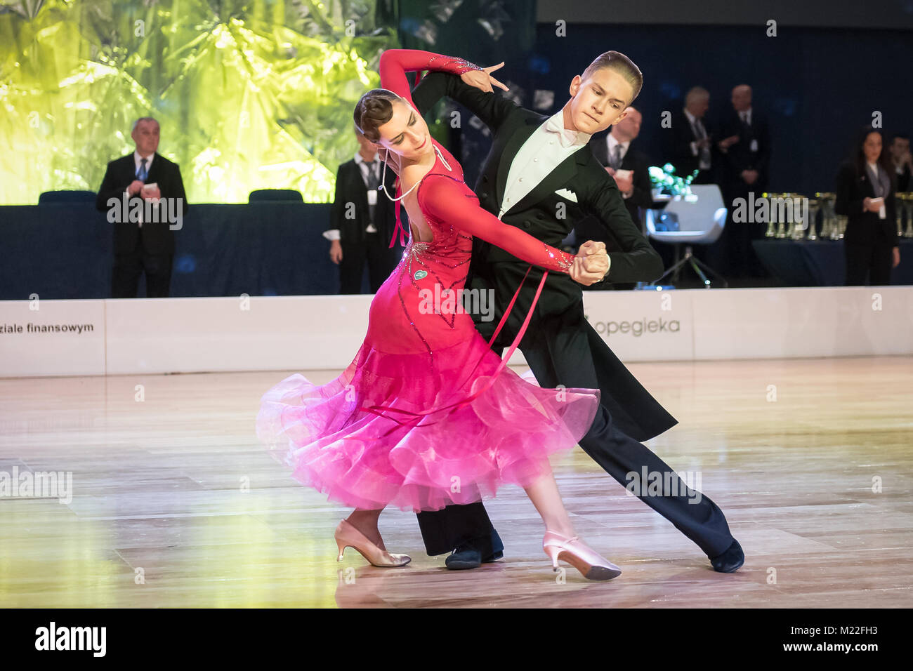 dancers dancing standard dance Stock Photo - Alamy