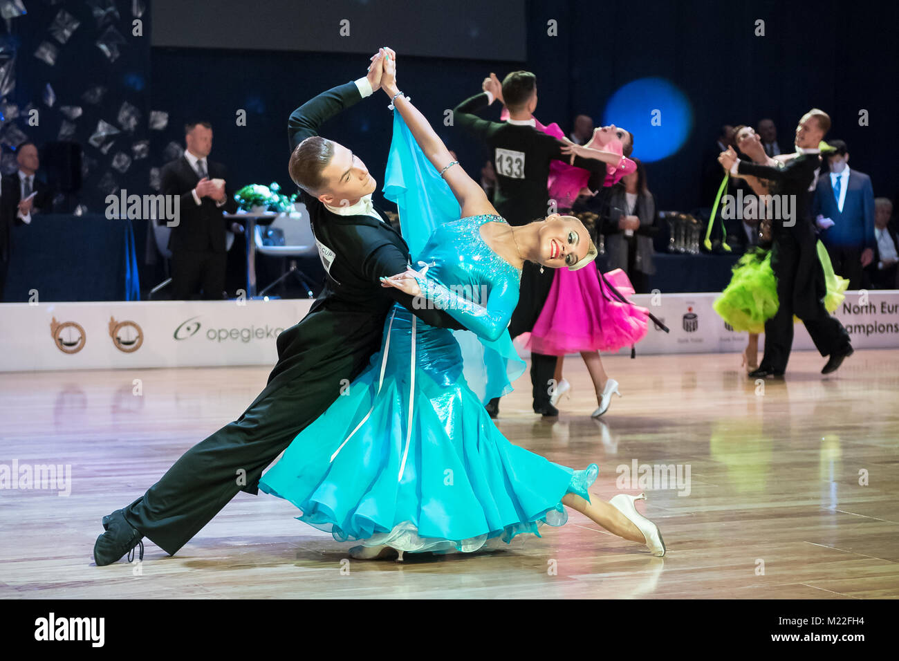 dancers dancing standard dance Stock Photo - Alamy