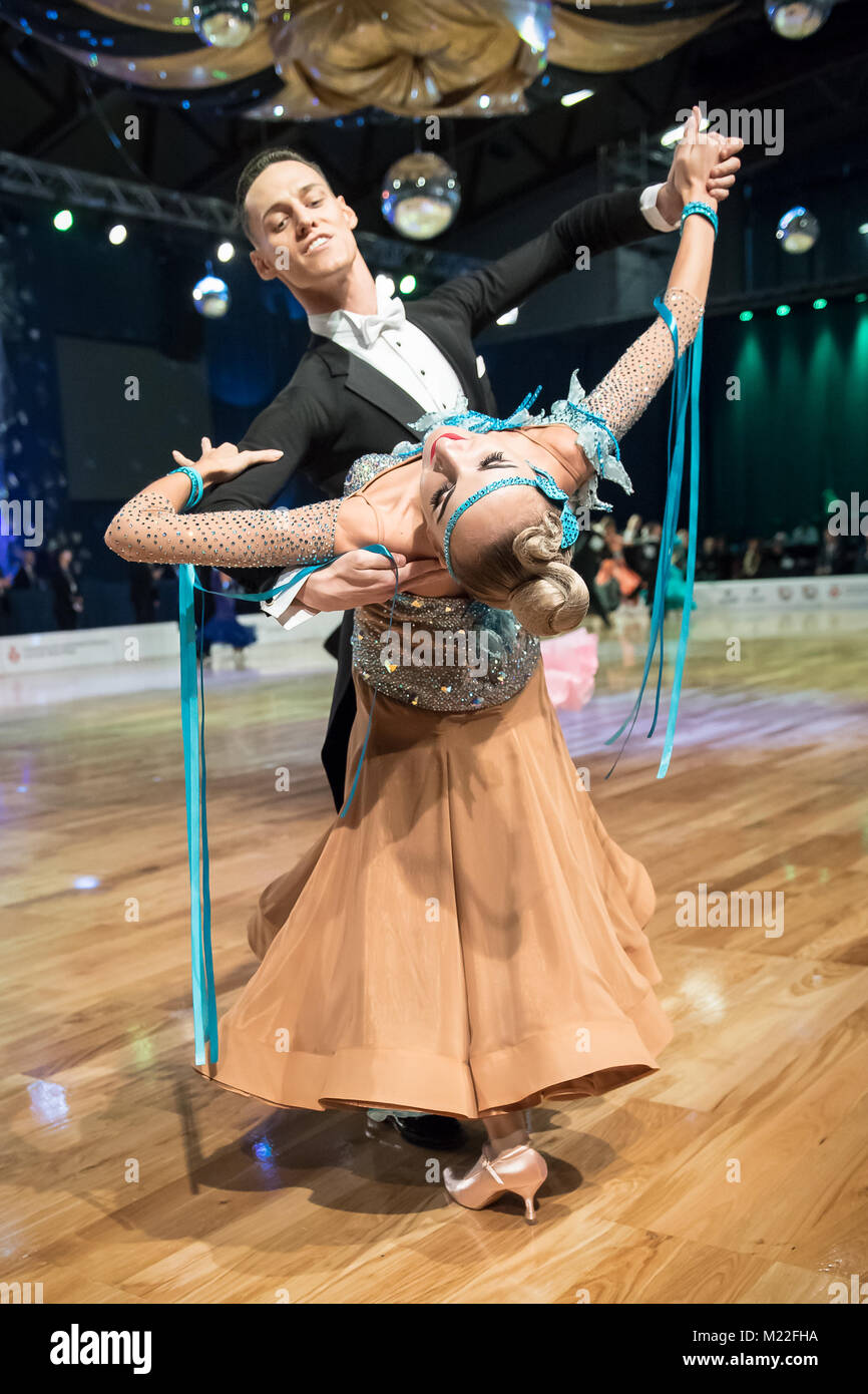 dancers dancing standard dance Stock Photo - Alamy