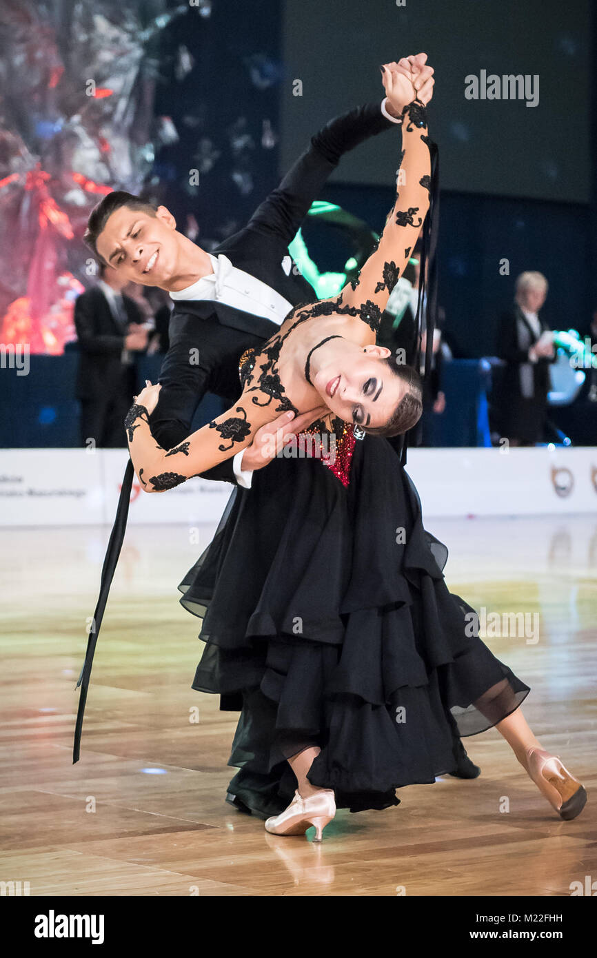 dancers dancing standard dance Stock Photo - Alamy