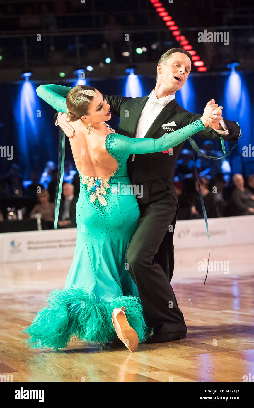 dancers dancing standard dance Stock Photo - Alamy