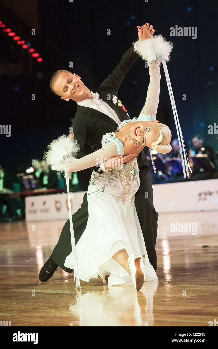 dancers dancing standard dance Stock Photo - Alamy