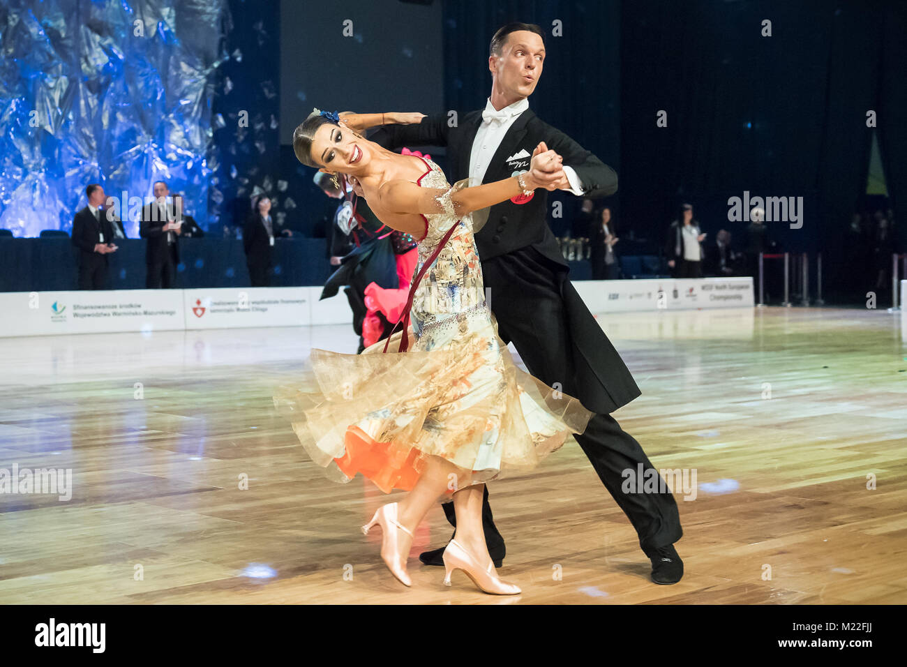dancers dancing standard dance Stock Photo - Alamy