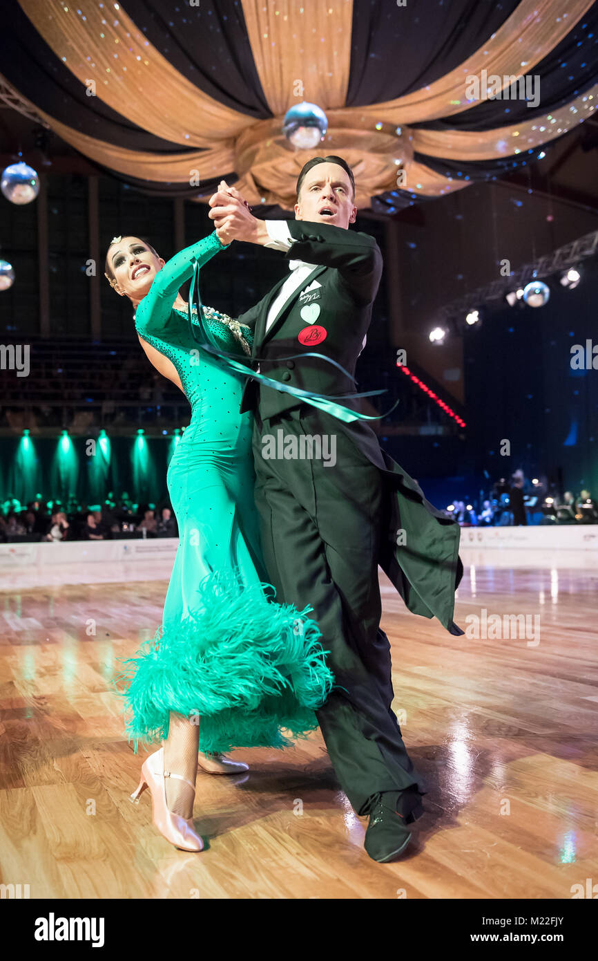 dancers dancing standard dance Stock Photo - Alamy