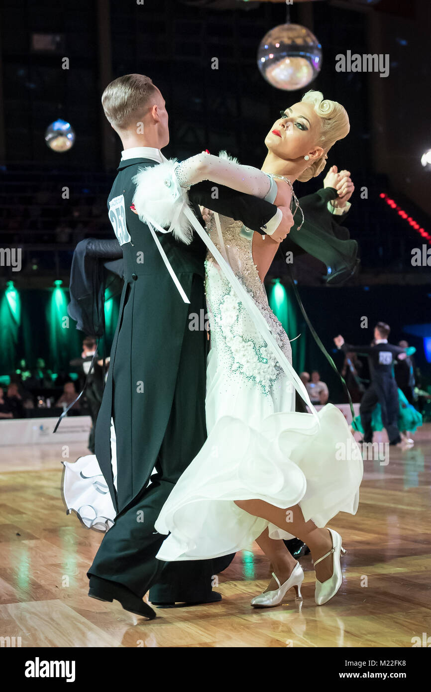 dancers dancing standard dance Stock Photo - Alamy