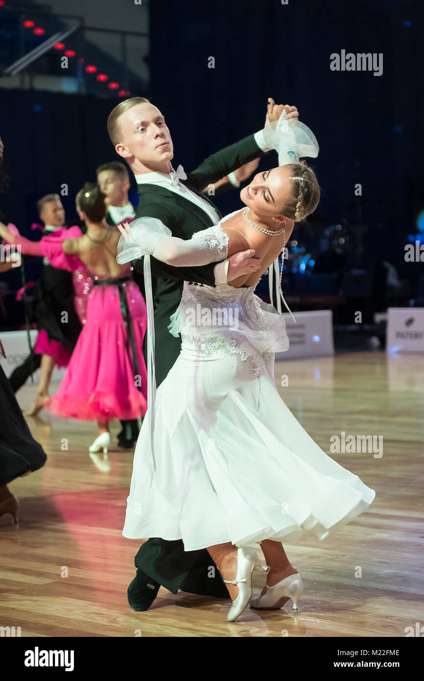 dancers dancing standard dance Stock Photo - Alamy