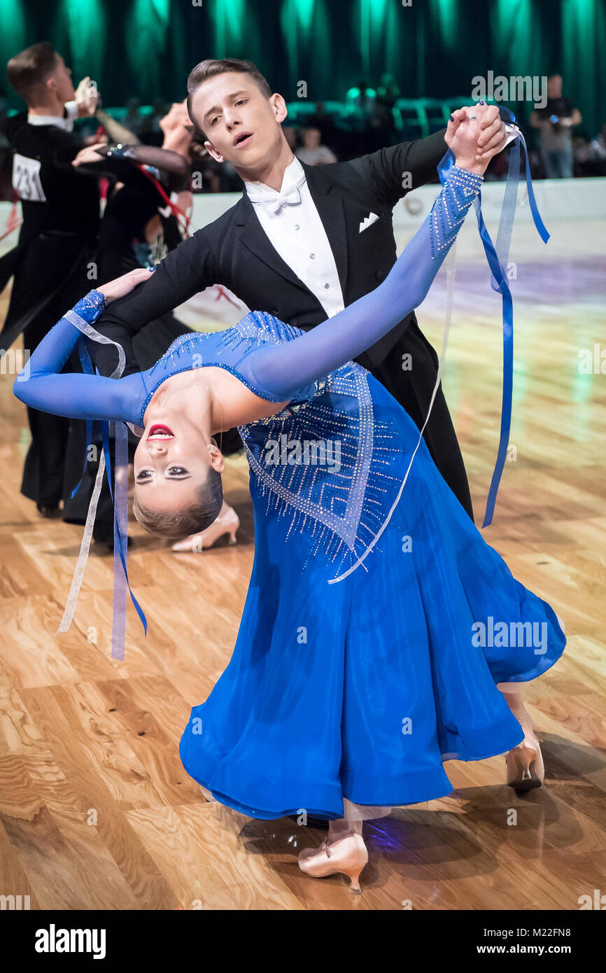 dancers dancing standard dance Stock Photo - Alamy