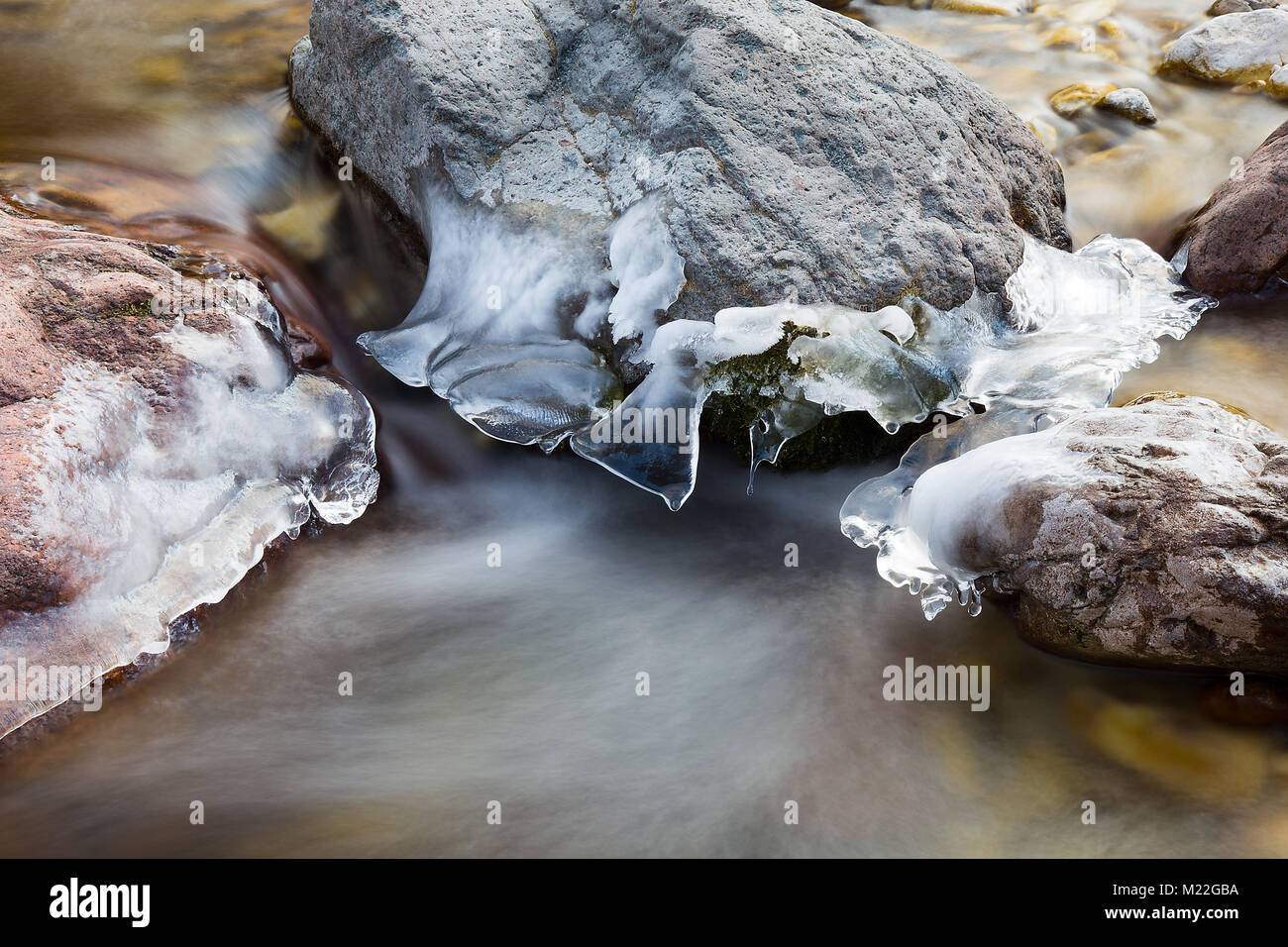 Frozen stream rocks close hi-res stock photography and images - Alamy