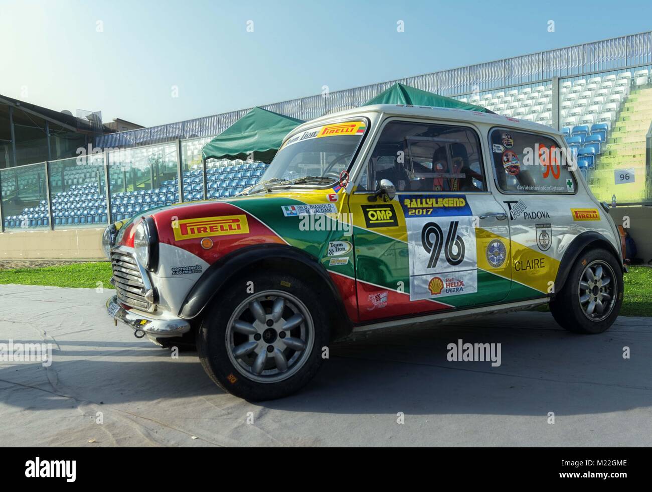 MORRIS MINI COOPER 1973 old racing car rally Stock Photo - Alamy
