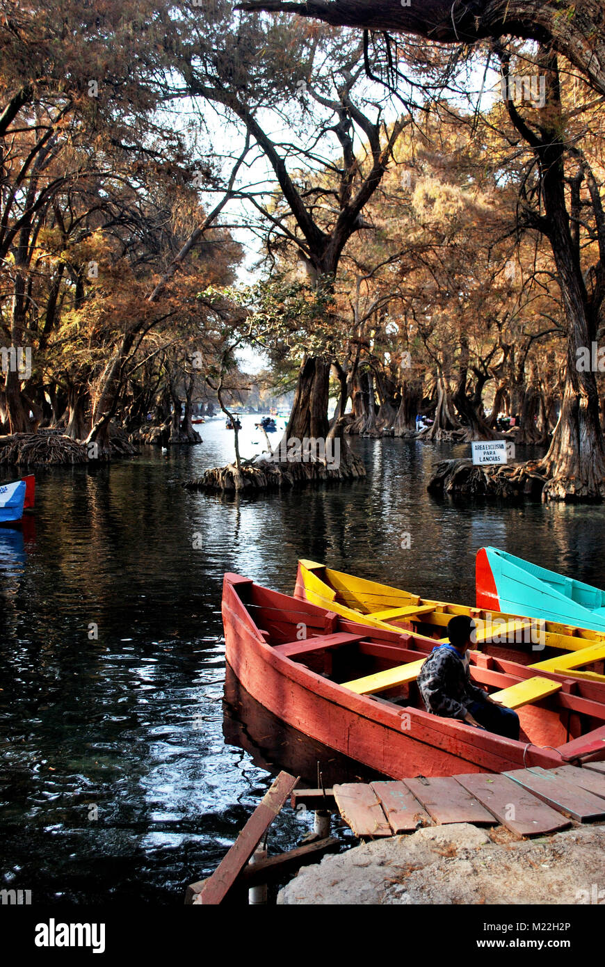 Lago de camecuaro hi-res stock photography and images - Alamy