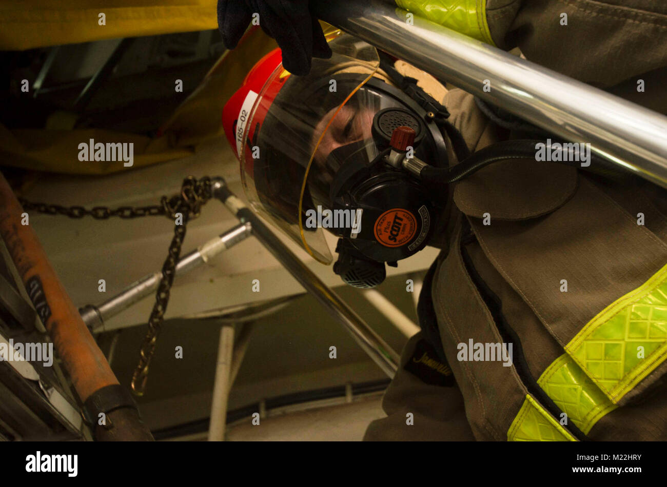 PACIFIC OCEAN (Dec 23, 2017) – A Military Sealift Command civilian ...