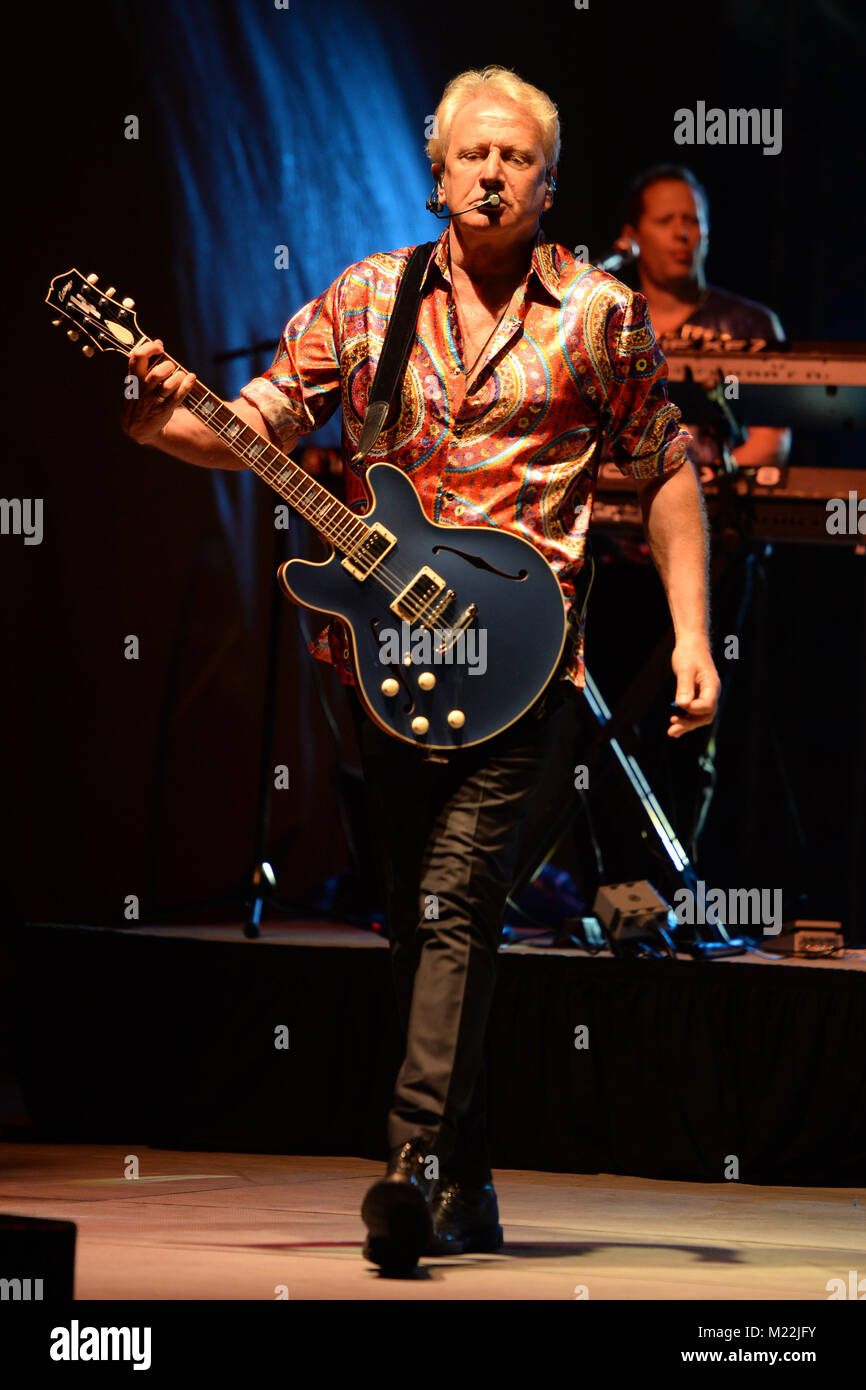 Graham russell air supply perform hi-res stock photography and images ...