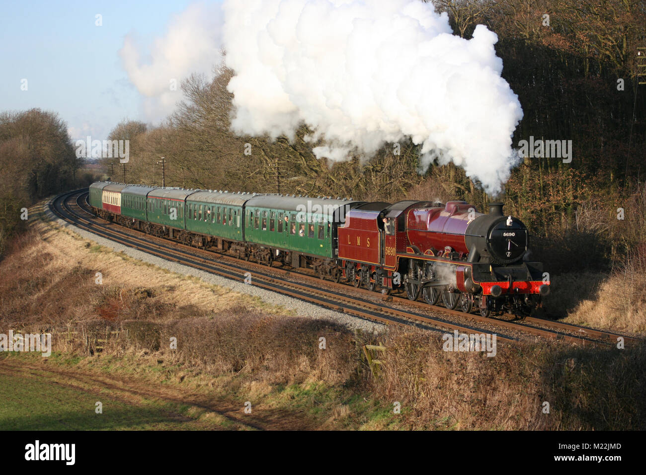 Jubilee Steam Loco 5690 Leander at the Great Central Railway Heritage ...