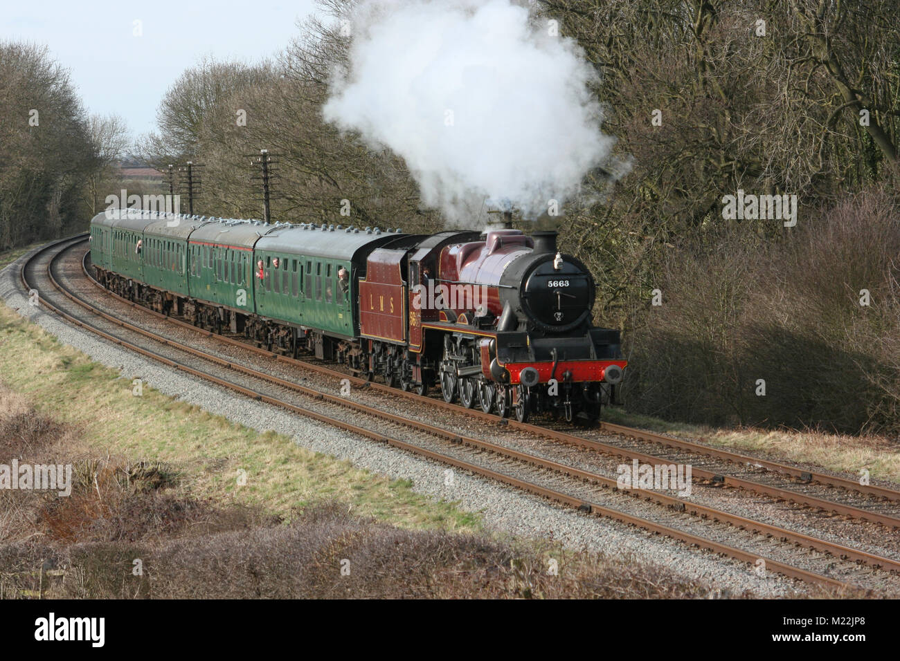Jubilee Steam Loco 5690 Leander at the Great Central Railway Heritage ...