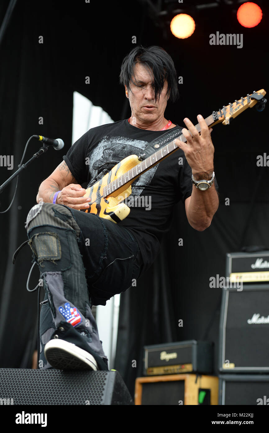 George lynch hi-res stock photography and images - Alamy