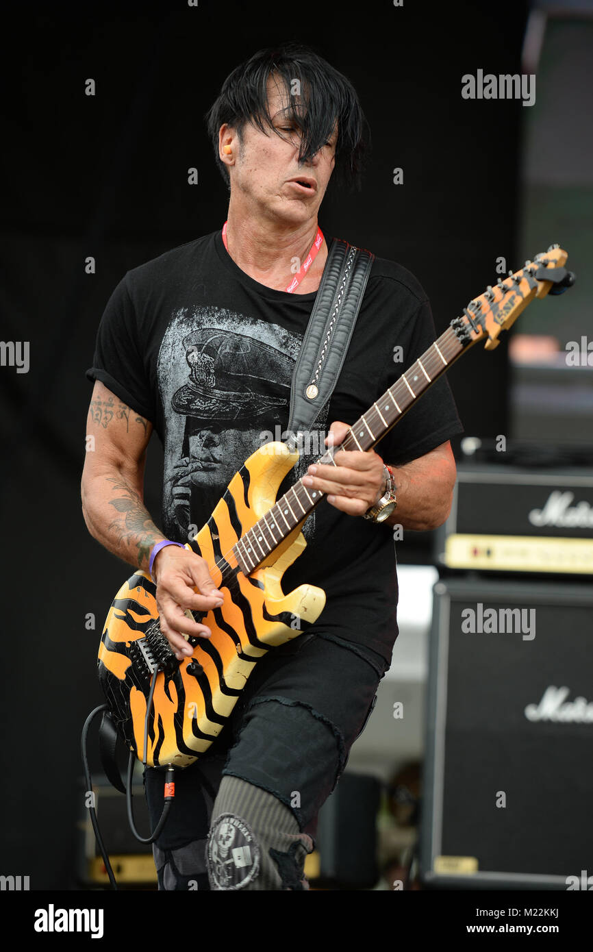 WESTON, FL - APRIL 03: George Lynch of Lynch Mob performs at Rockfest ...