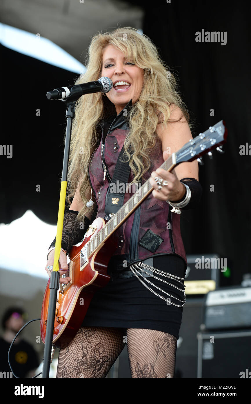 Janet gardner vixen hi-res stock photography and images - Alamy