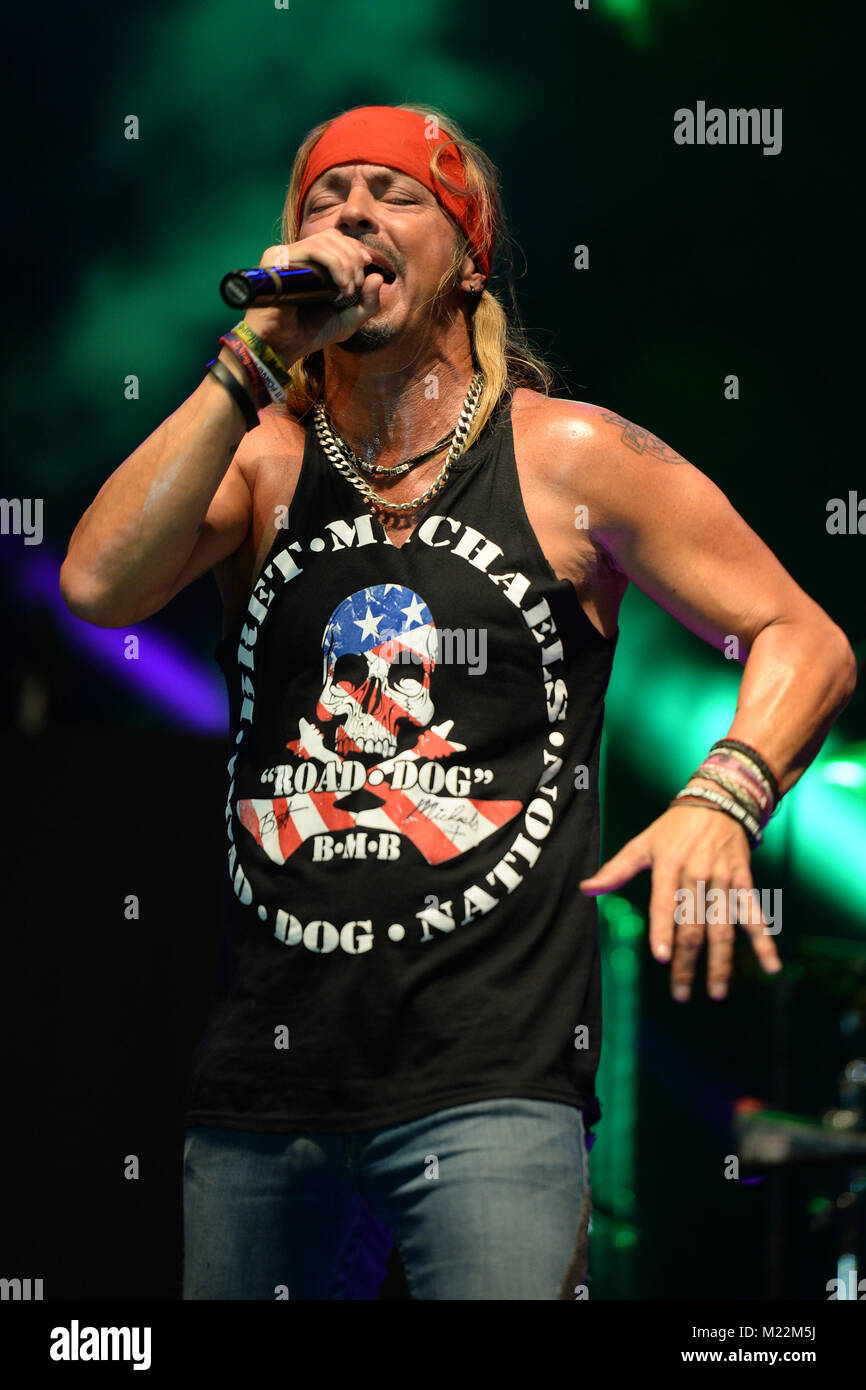 WESTON, FL - APRIL 02: Bret Michaels performs at Rockfest 80s held at ...