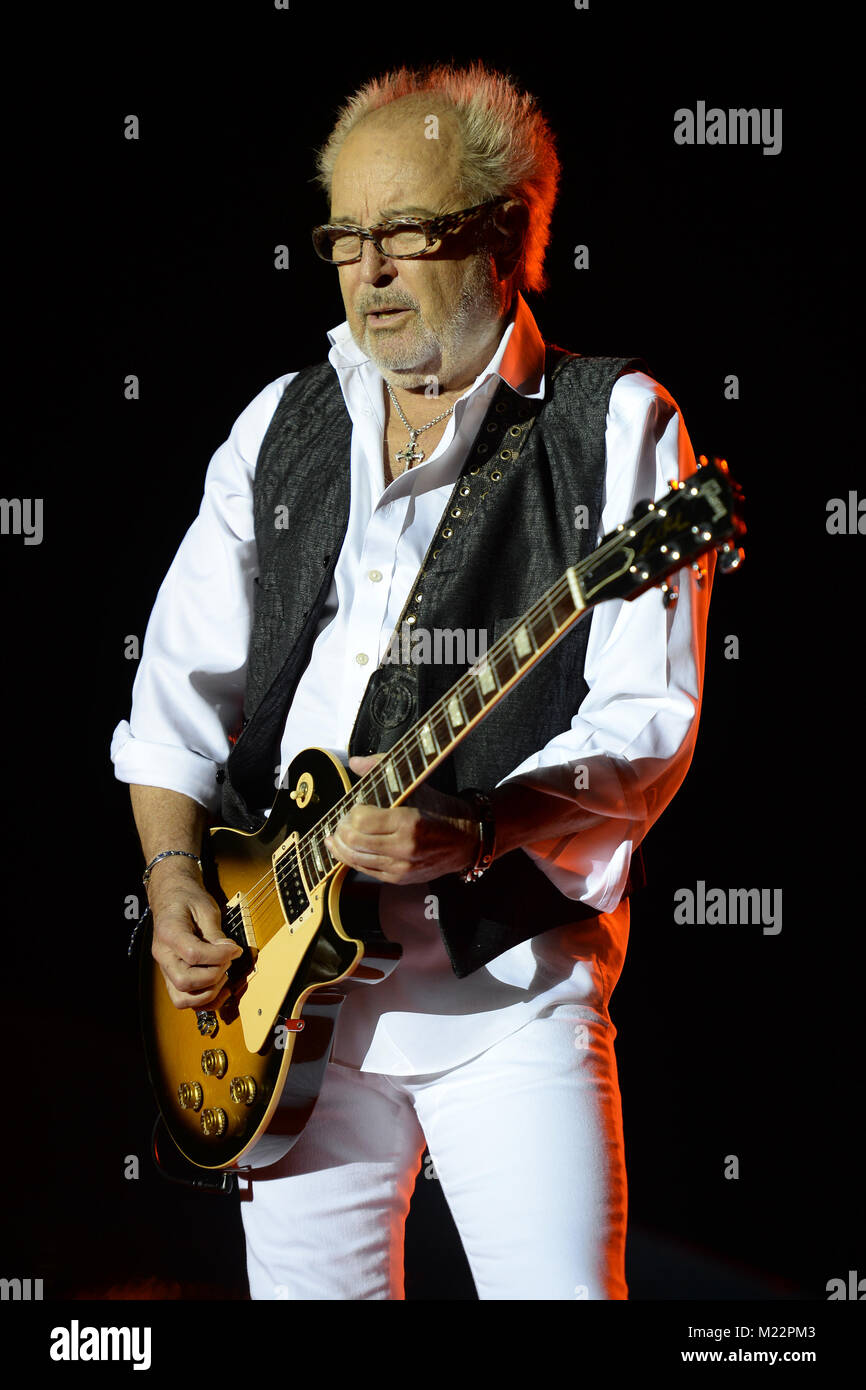 Foreigner Music Band Group High Resolution Stock Photography and Images ...