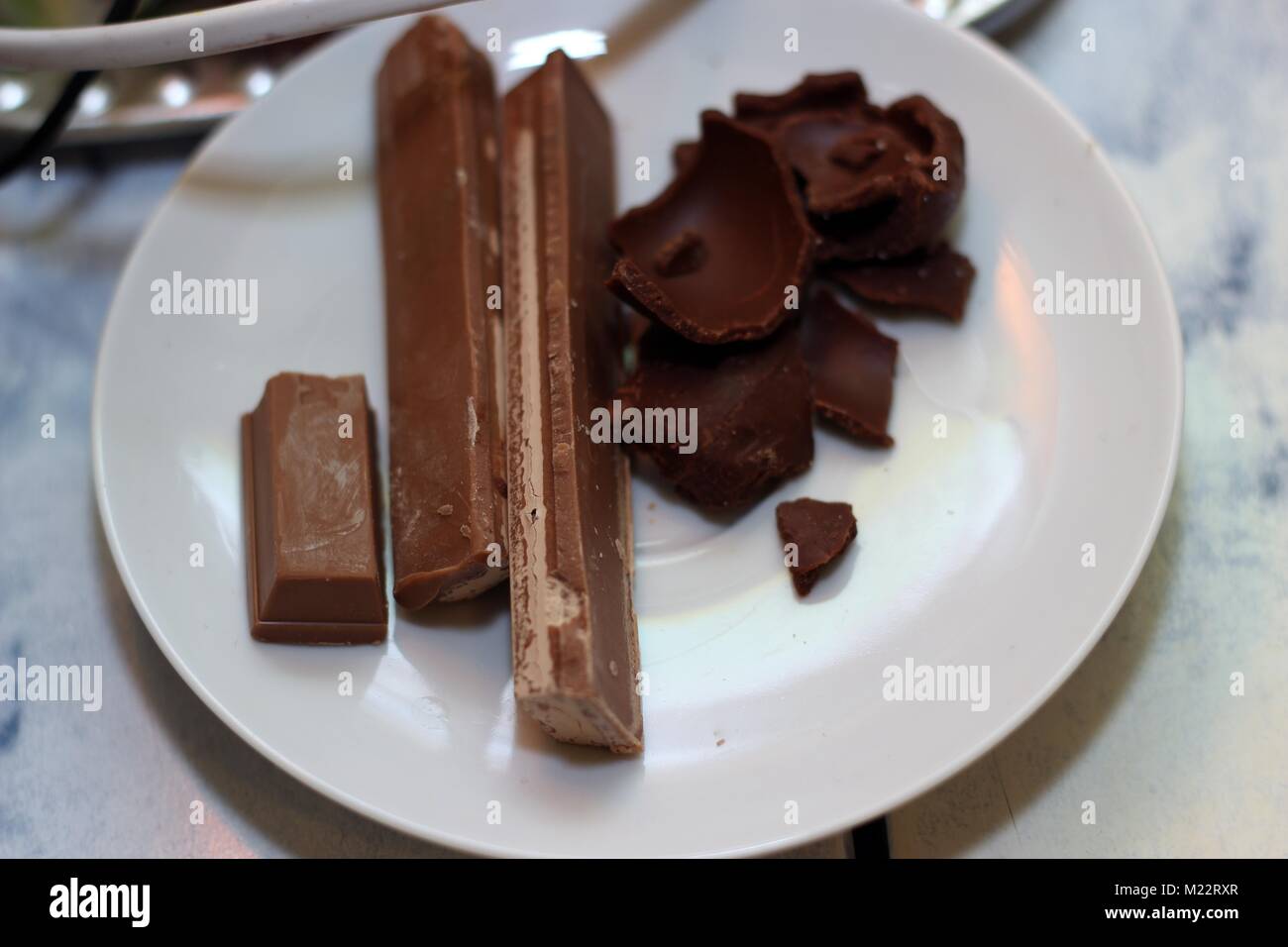 Old chocolate box hi-res stock photography and images - Alamy