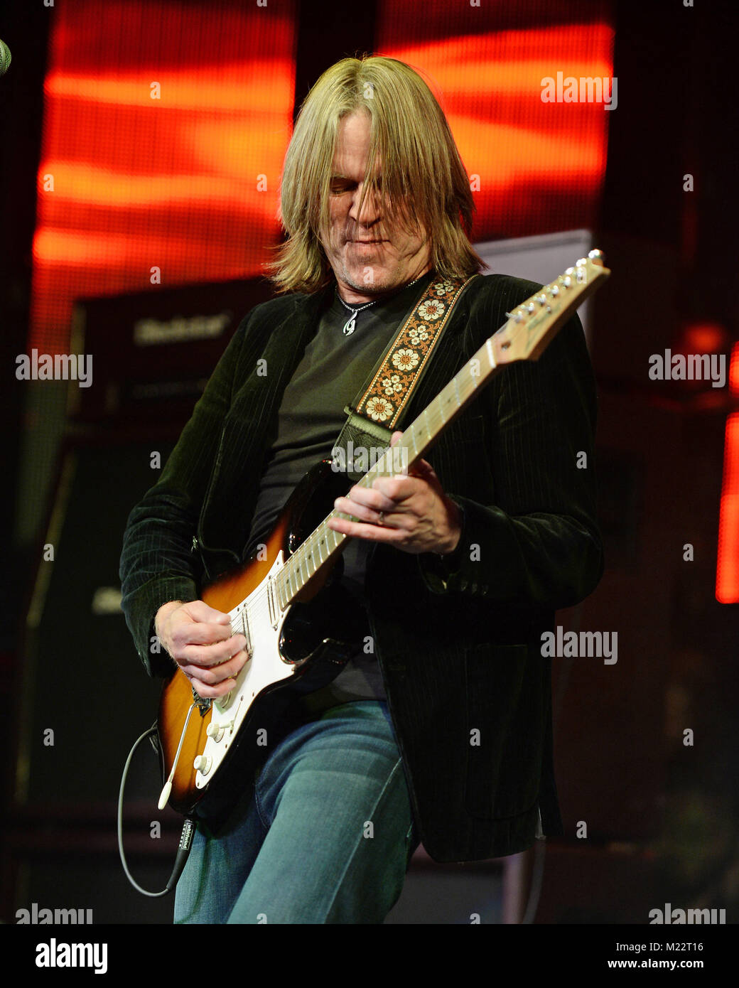 FORT LAUDERDALE, FL - FEBRUARY 26: Jennifer Batten performs at The ...