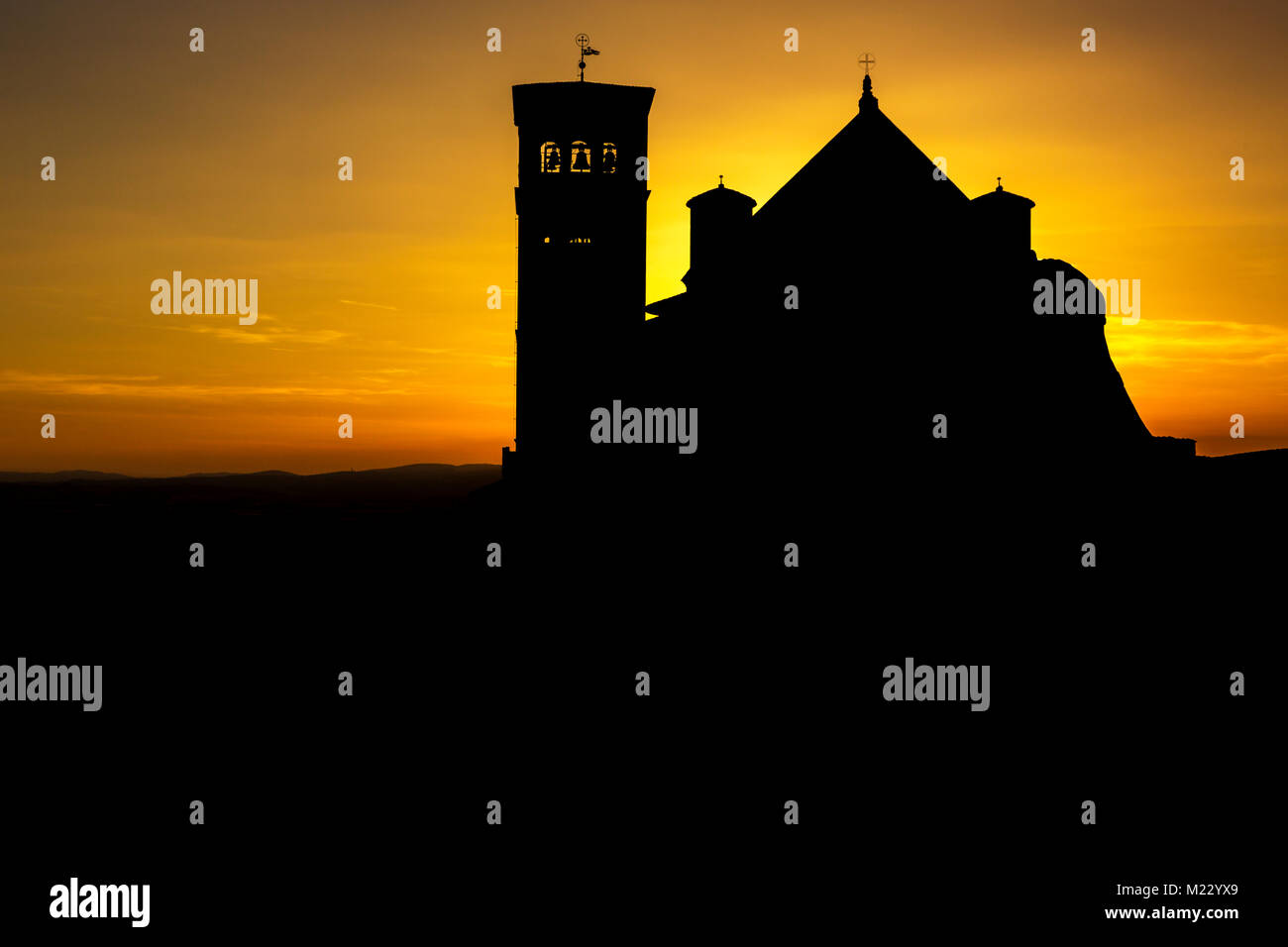 Assisi basilica night umbria hi-res stock photography and images - Alamy