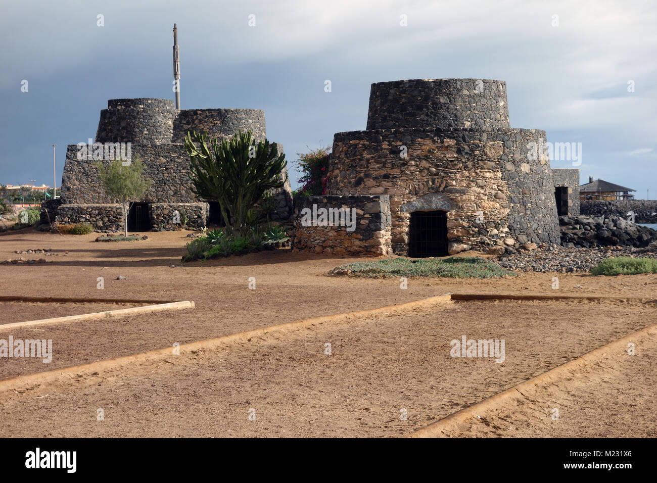 The Old Castle on the beach in Caleta de le Guirra, Caleta de Fuste ...