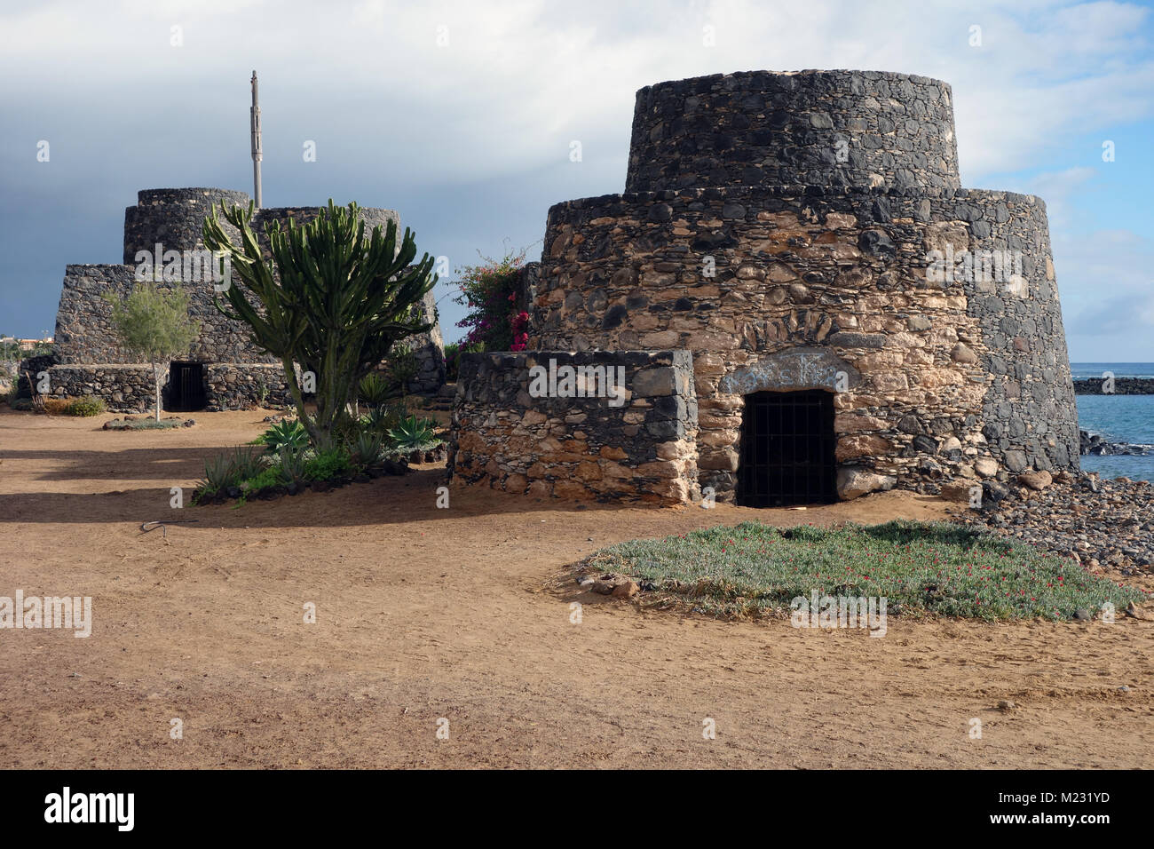 The Old Castle on the beach in Caleta de le Guirra, Caleta de Fuste ...