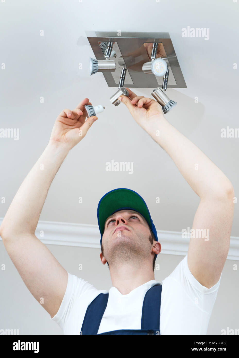 Changing lightbulb hi-res stock photography and images - Alamy