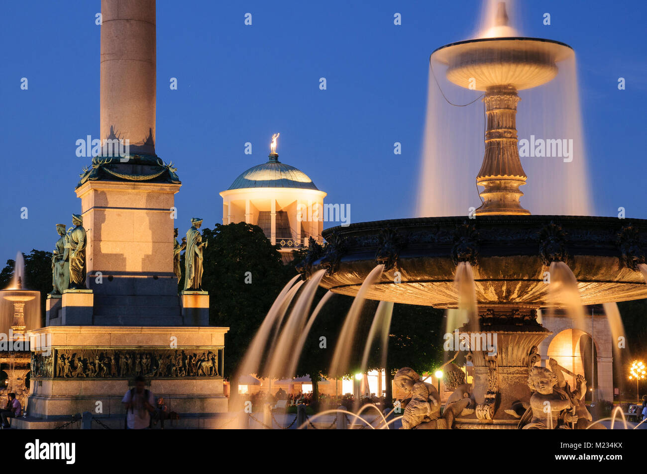 Stuttgart schloßplatz nacht hi-res stock photography and images - Alamy
