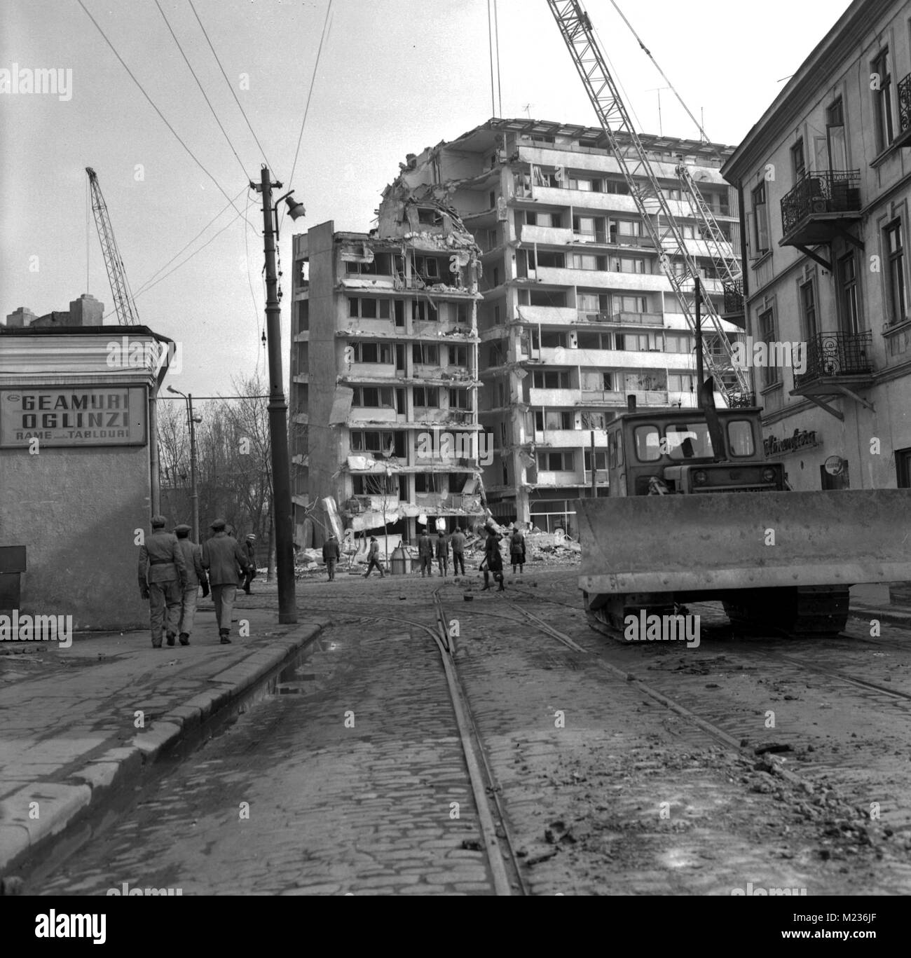 Apartment building damaged by the deadly earthquake in Bucharest ...