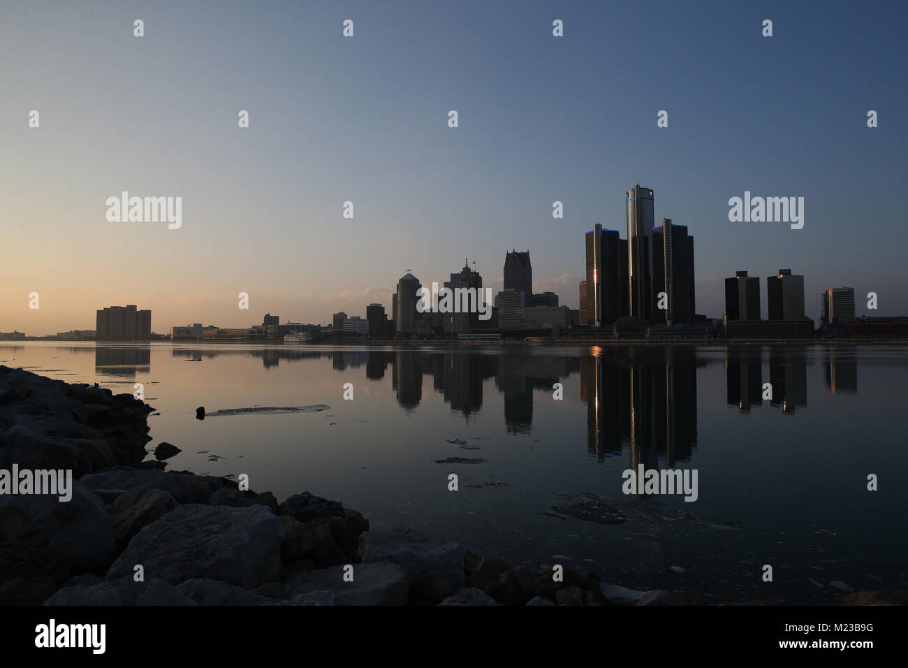 Detroit skyline night hi-res stock photography and images - Alamy