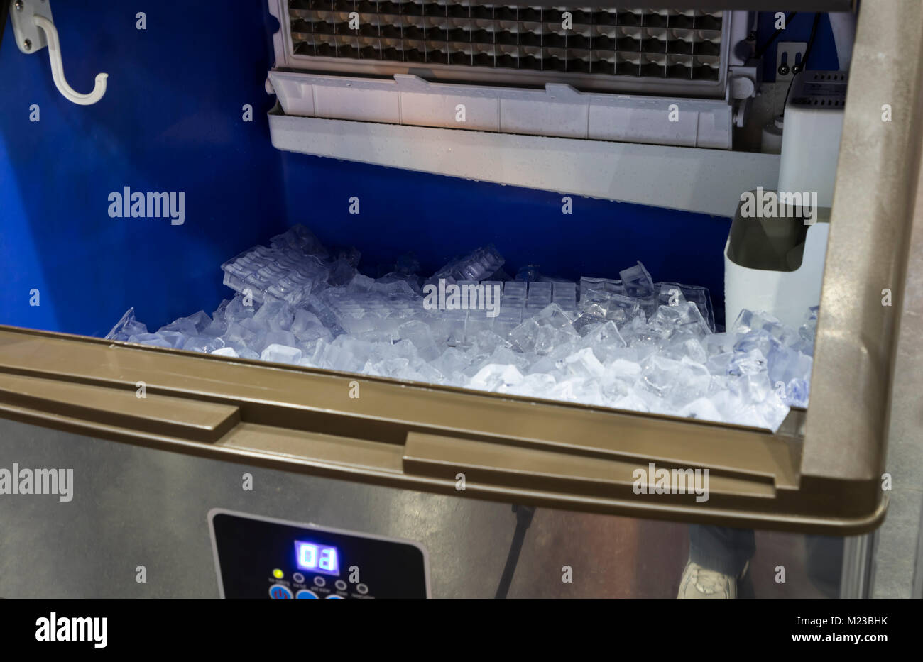 Ice cube factory hi-res stock photography and images - Alamy