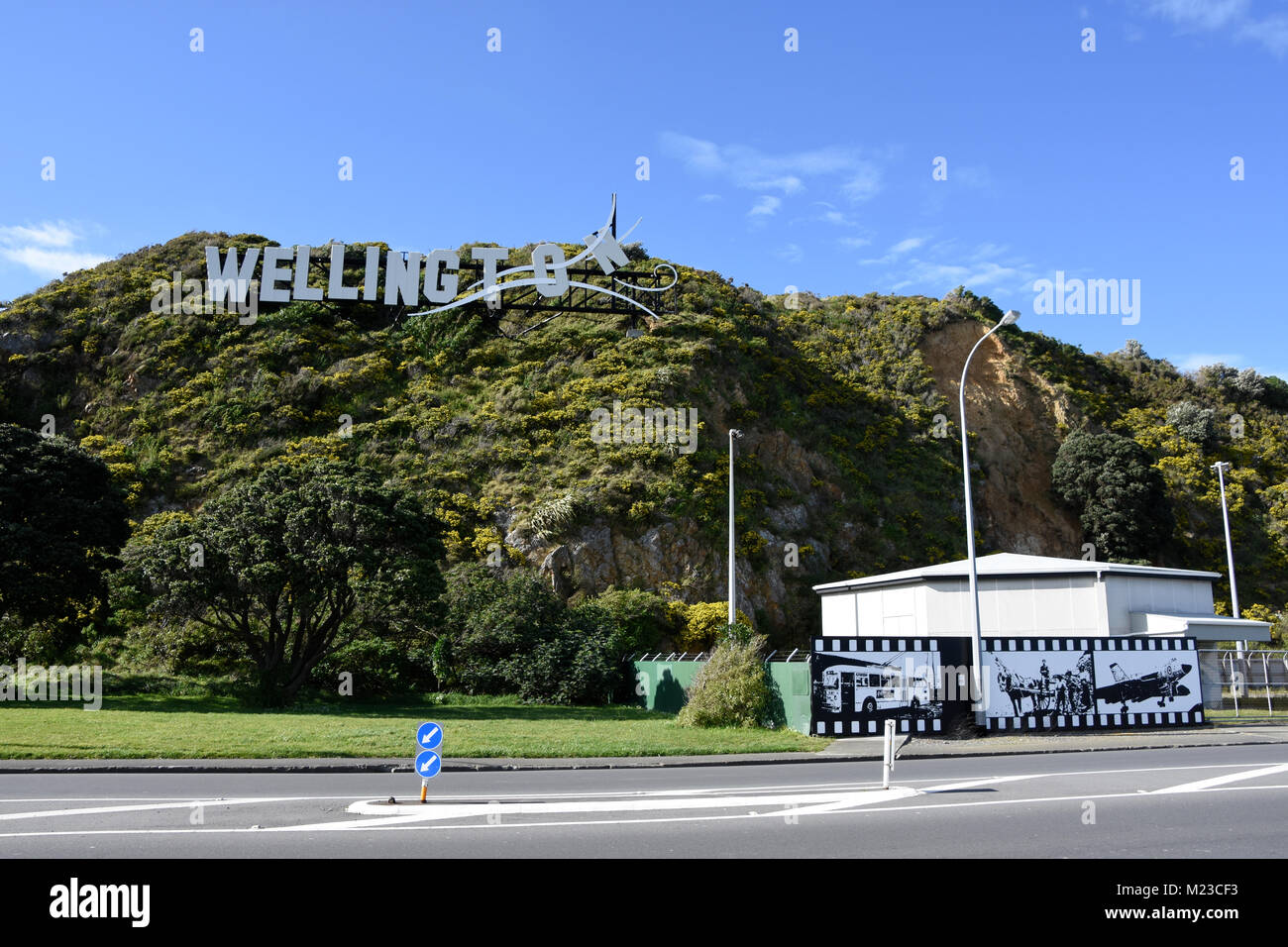 Hillside landscapes hi-res stock photography and images - Alamy