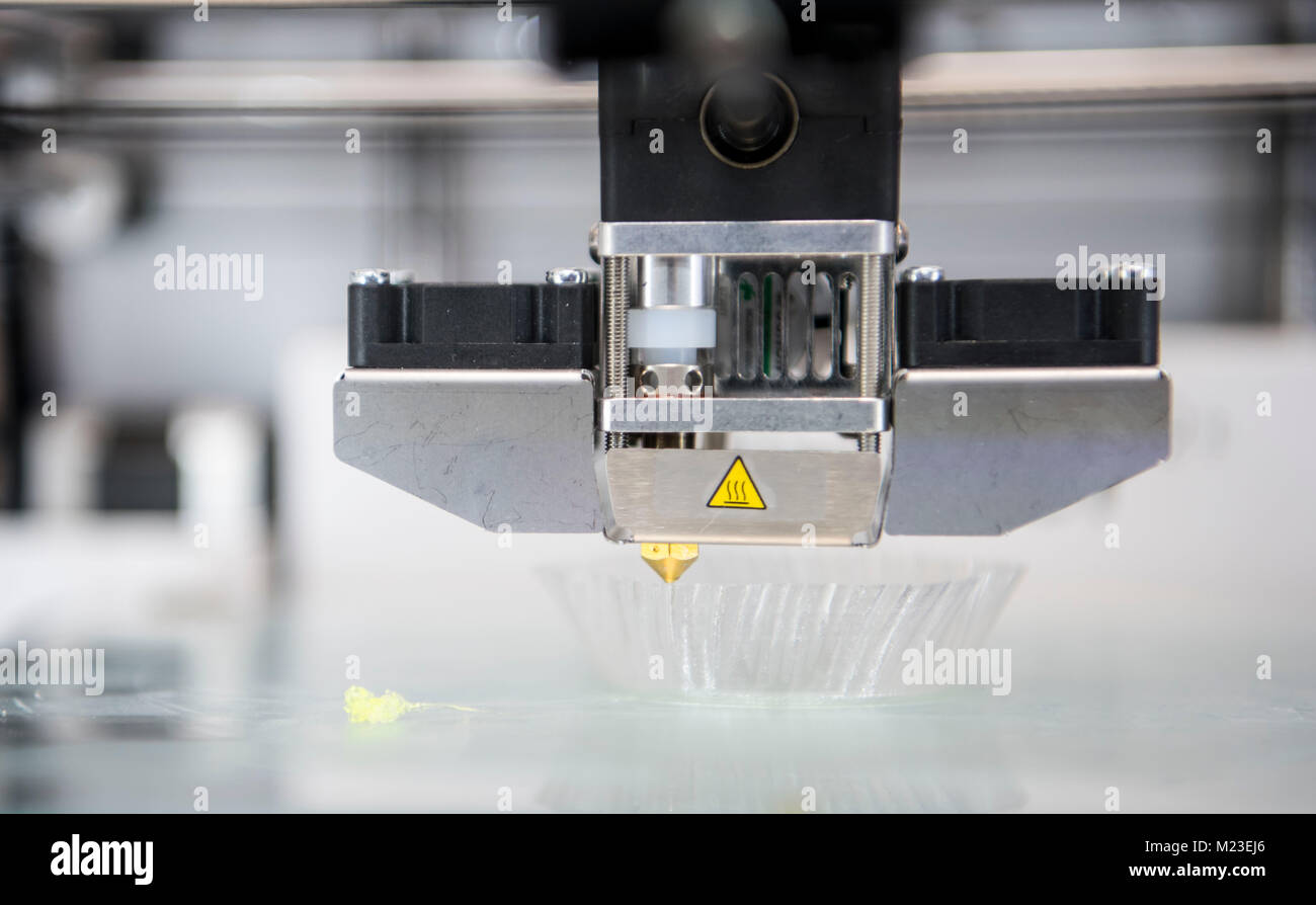 A Ultimaker 2 3d digital printer in use in a laboratory Stock Photo - Alamy
